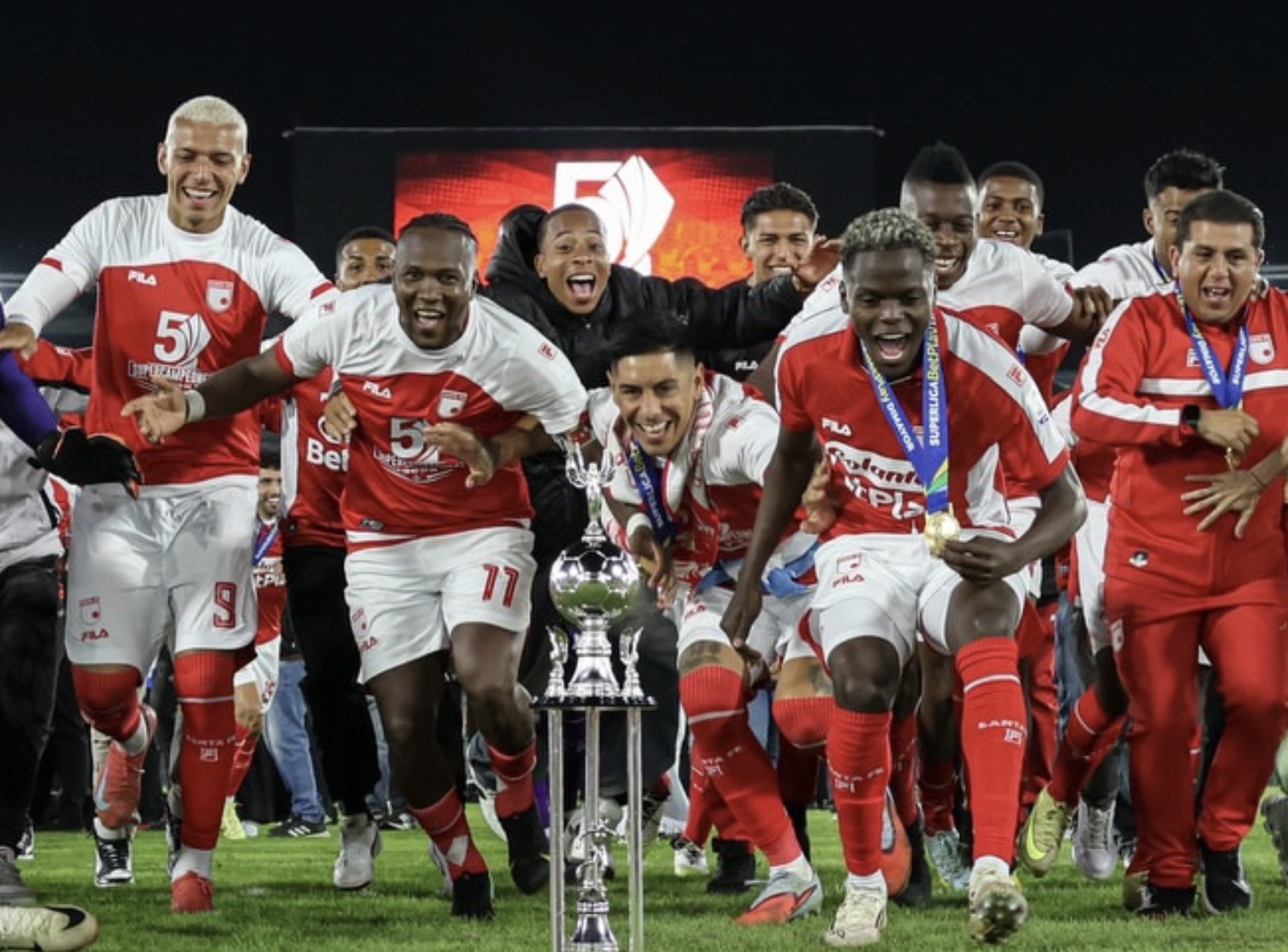 Santa fe empezó este año con goleada que le dio un titulo